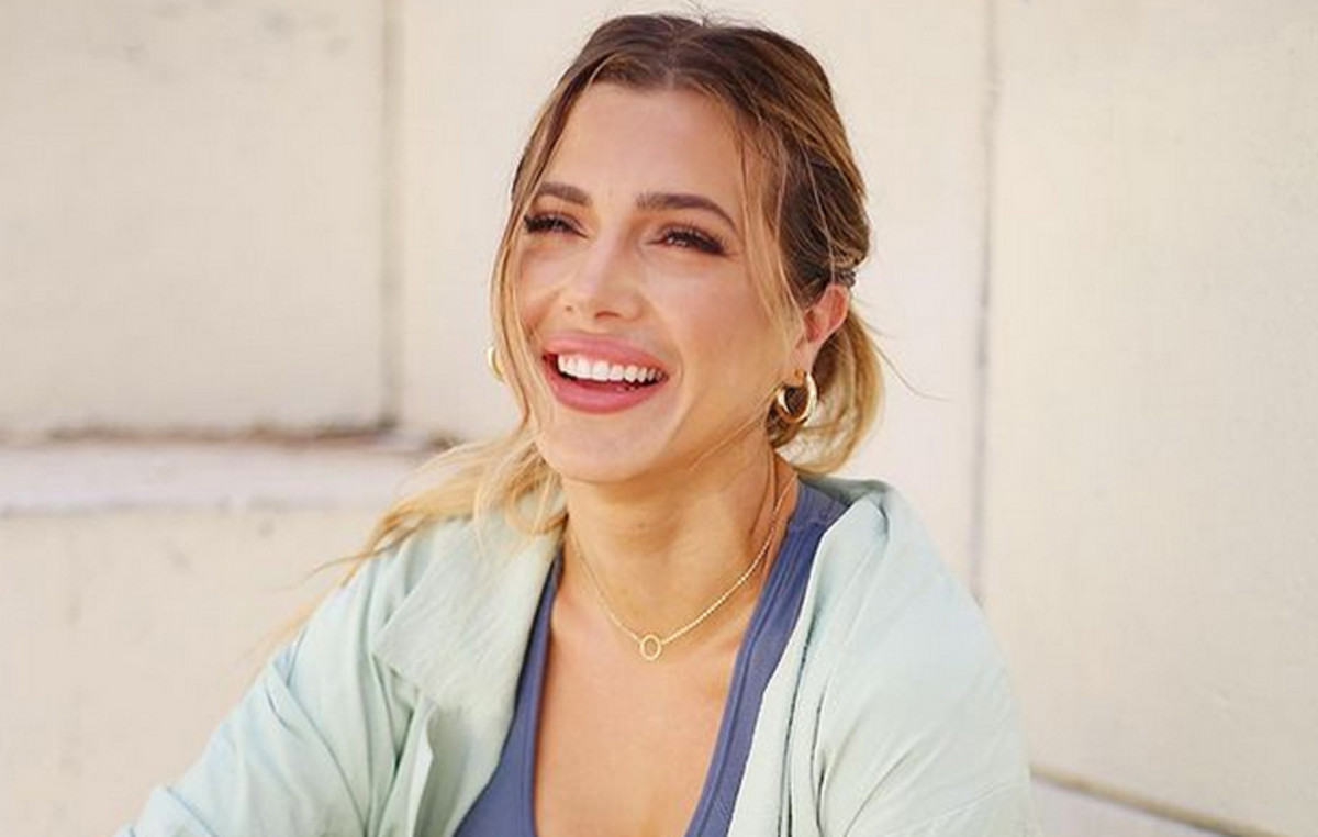 Η influencer Ali Kay αποκαλύπτει πώς διατηρεί τη ρουτίνα της άσκησής ...