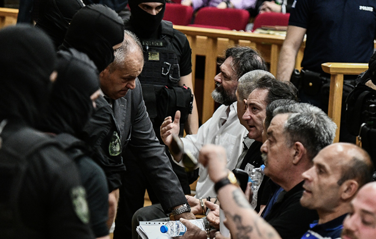 Δίκη Χρυσής Αυγής: «Πολιτικός κρατούμενος» δήλωσε ο Γιάννης Λαγός ...