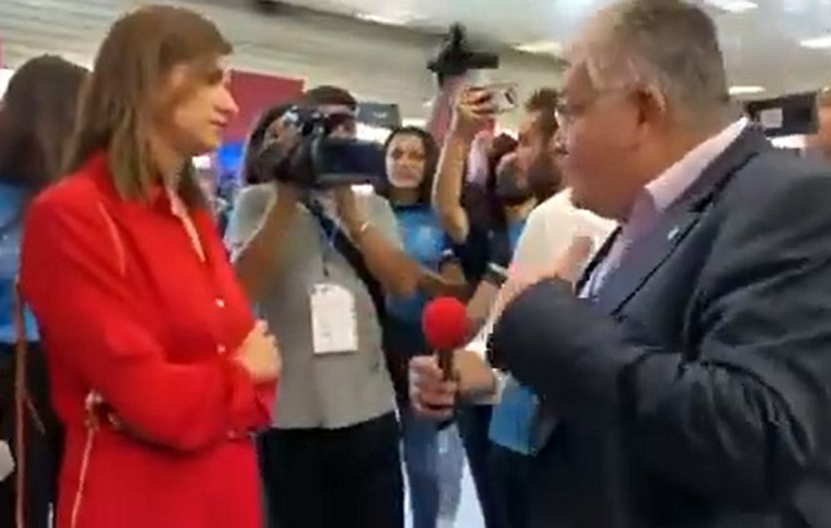 ΔΕΘ: Έντονος διάλογος της Κατερίνας Νοτοπούλου με τον πρύτανη του ΑΠΘ ...