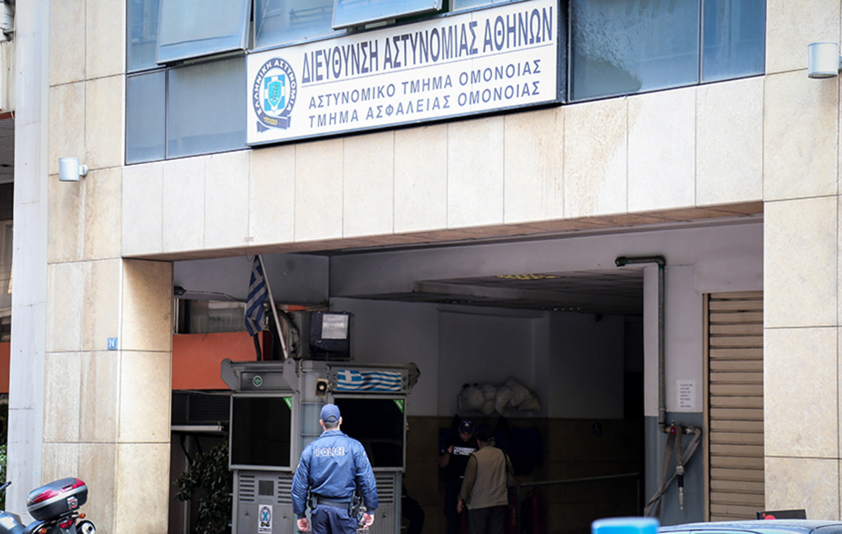 Ομόνοια: Πώς βρέθηκε η 19χρονη στο Τμήμα – «Με βίασαν στα αποδυτήρια ...