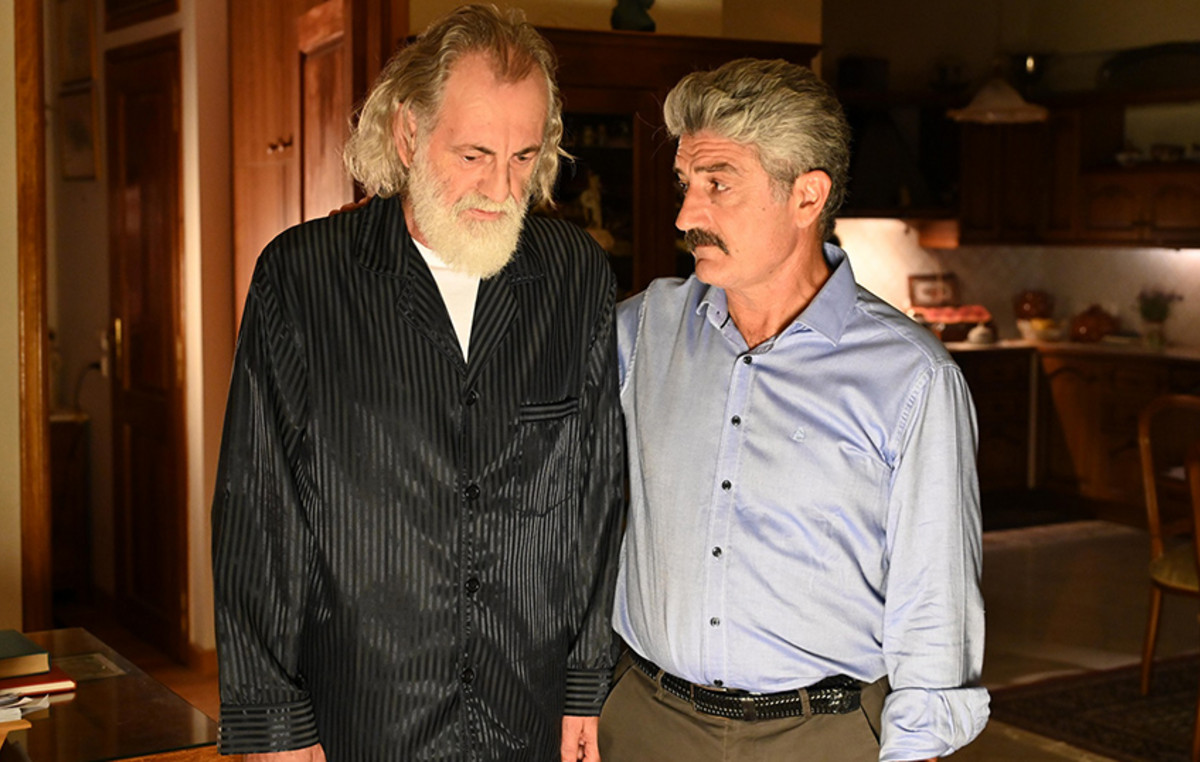 Σασμός: Η κατάρρευση του παπα-Μιχάλη αναστατώνει το χωριό - Newsbeast