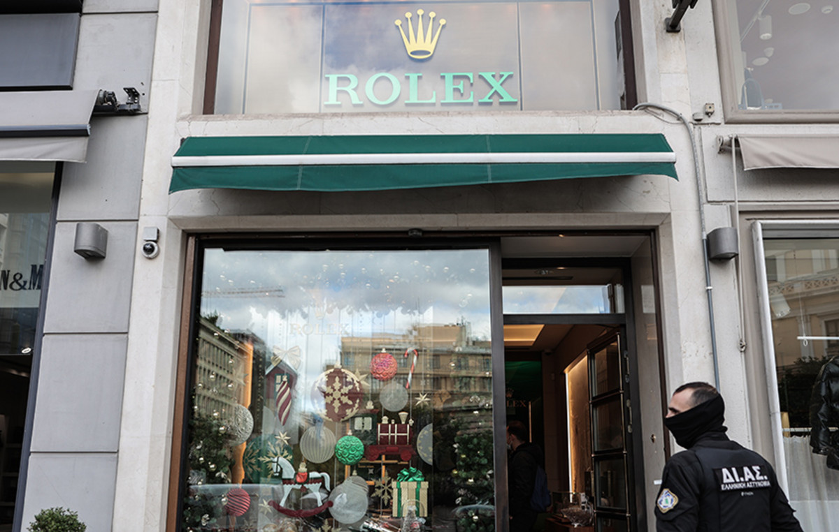 Οι Ροζ Πάνθηρες πίσω από τη ληστεία στη Rolex στο κέντρο της Αθήνας ...