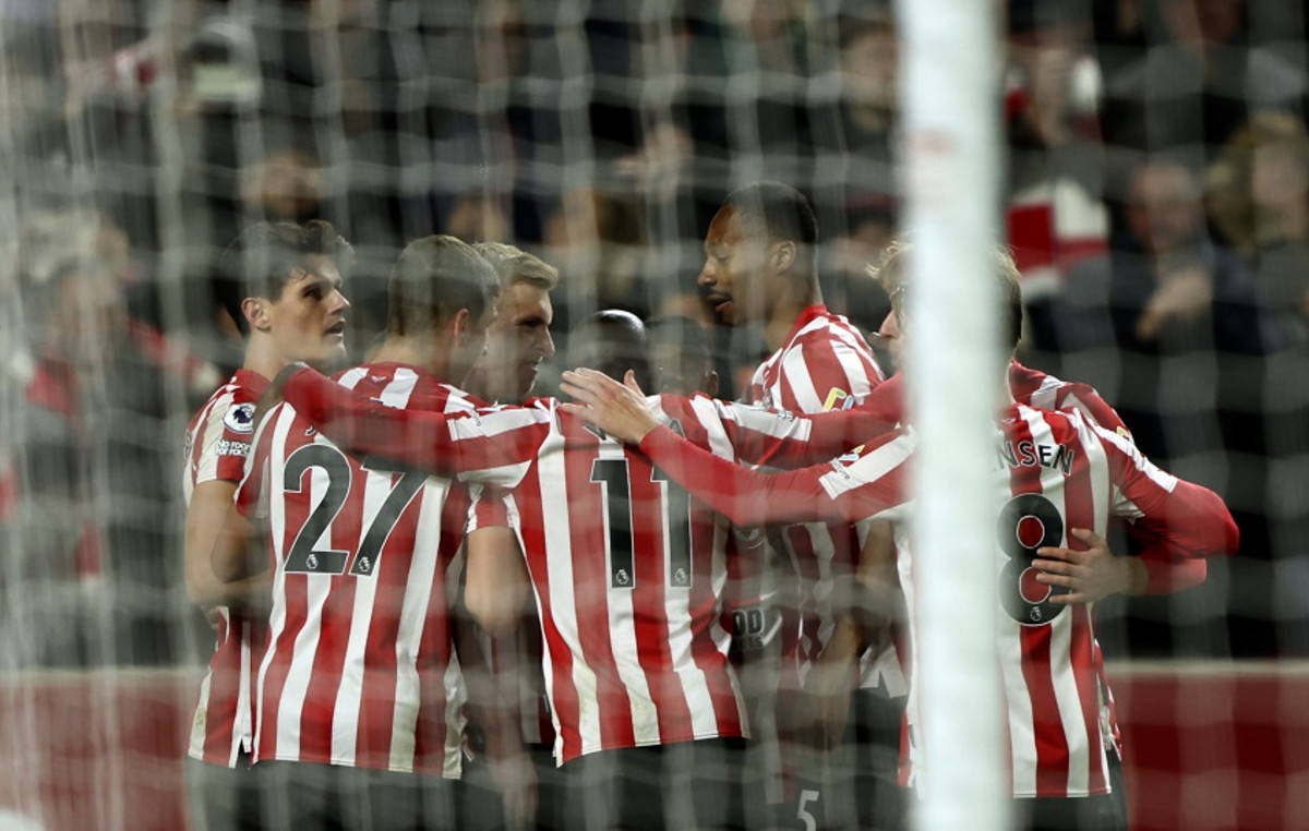 Μπρέντφορντ – Λίβερπουλ 3-1: Με «στραβοπάτημα» το νέο έτος για τους ...