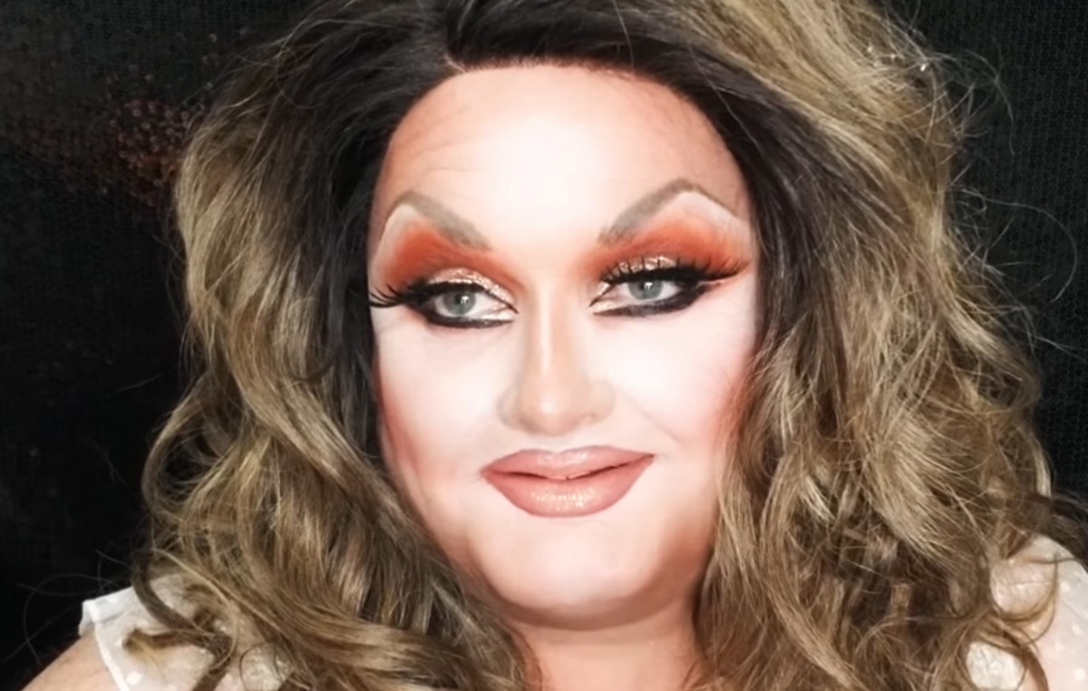 Drag queen τα «χώνει» στις μανάδες που πάνε τα παιδιά τους στις drag ...