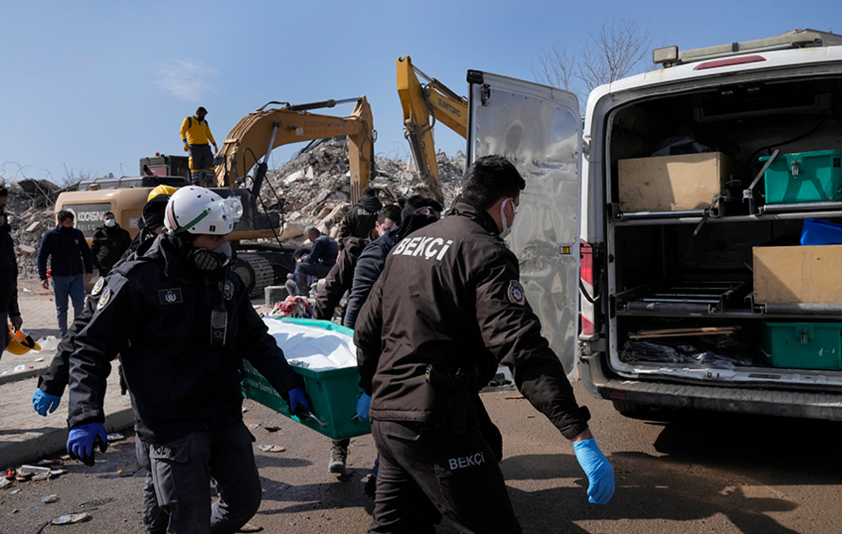 Ισχυρός σεισμός στην Τουρκία – Αναφορές για καταρρεύσεις κτιρίων ...
