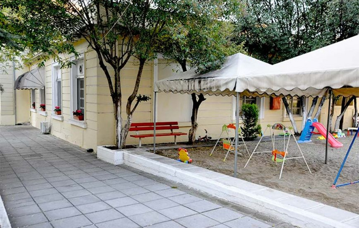 Τραγωδία στη Θεσσαλονίκη: Νεκρό κοριτσάκι 2,5 ετών σε δημοτικό ...