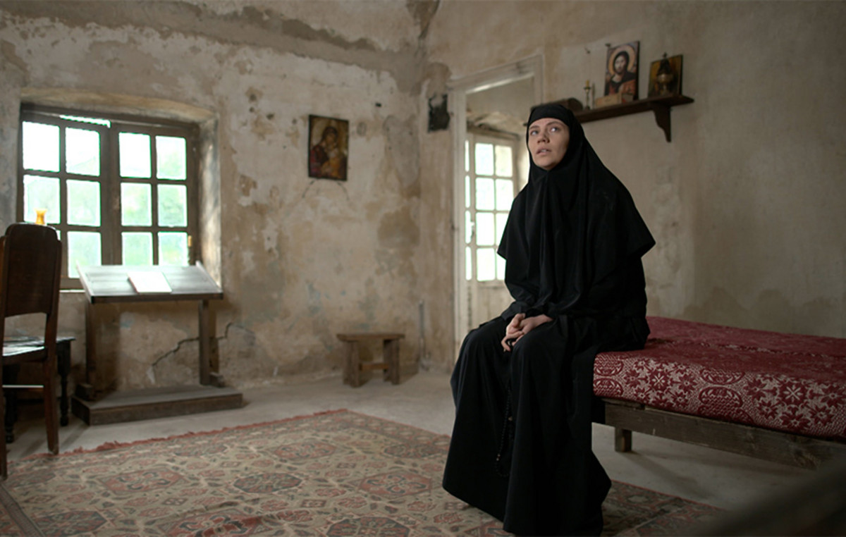 Μαύρο Ρόδο – Spoiler: Οι αδιαθεσίες της Ελισάβετ προκαλούν υποψίες για ...