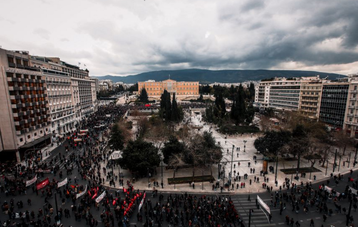 «Παραλύει» η χώρα την Πέμπτη – Ποιοι συμμετέχουν στην 24ωρη απεργία ...