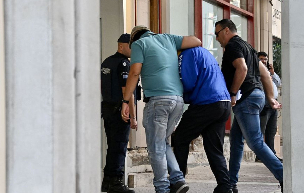 Στον ανακριτή ο πλοίαρχος και τα δύο μέλη του πληρώματος Blue Horizon ...