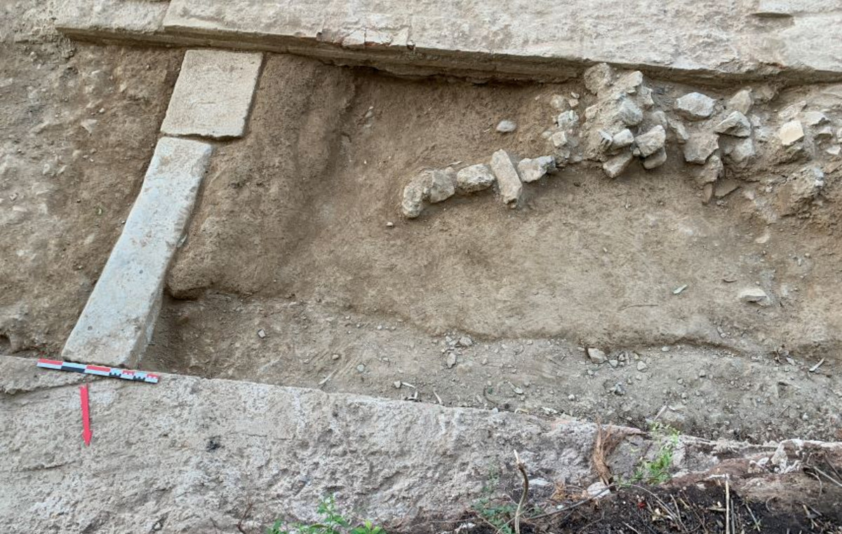 Αρχαίο συγκρότημα και γλυπτά του 2ου π.Χ. βρέθηκαν κατά τις ανασκαφές ...
