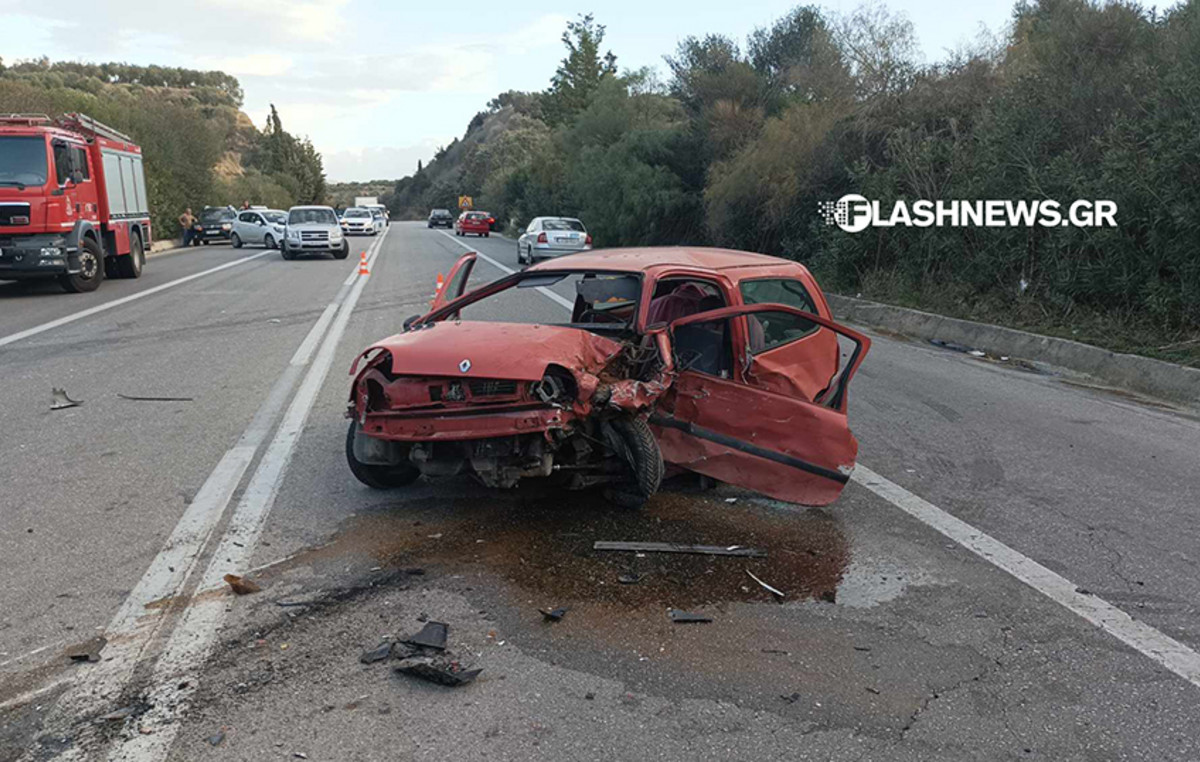 Δύο αυτοκίνητα συγκρούστηκαν μετωπικά στον ΒΟΑΚ – Ένας 30χρονος σοβαρά ...