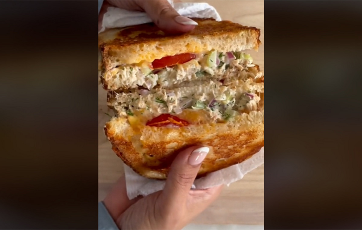 Η απόλυτη συνταγή για tuna melt σάντουιτς του Tik Tok - Newsbeast