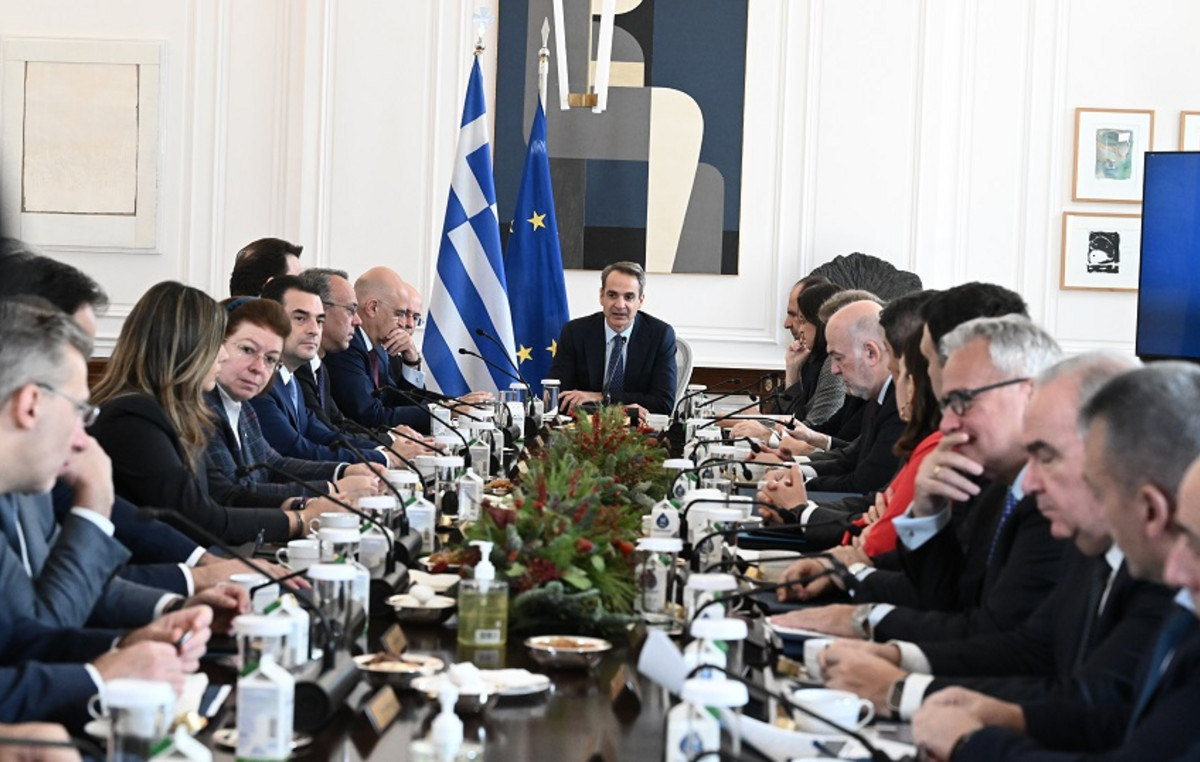 Στις 18:00 οι ανακοινώσεις για τον ανασχηματισμό: Αλλάζει ο υπουργός ...