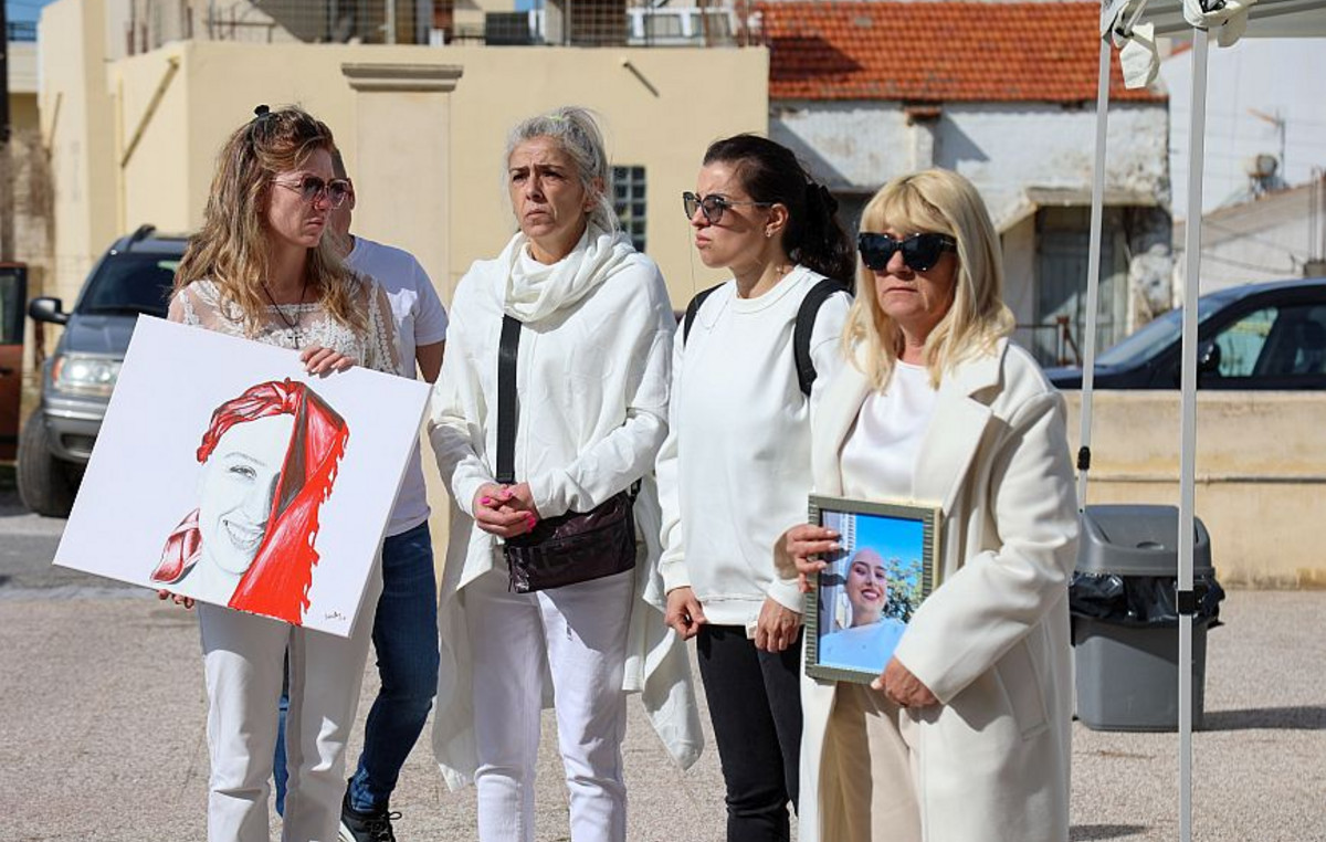 Θρήνος στην κηδεία της 21χρονης Ραφαέλας στα Χανιά – Άπαντες ήταν ...