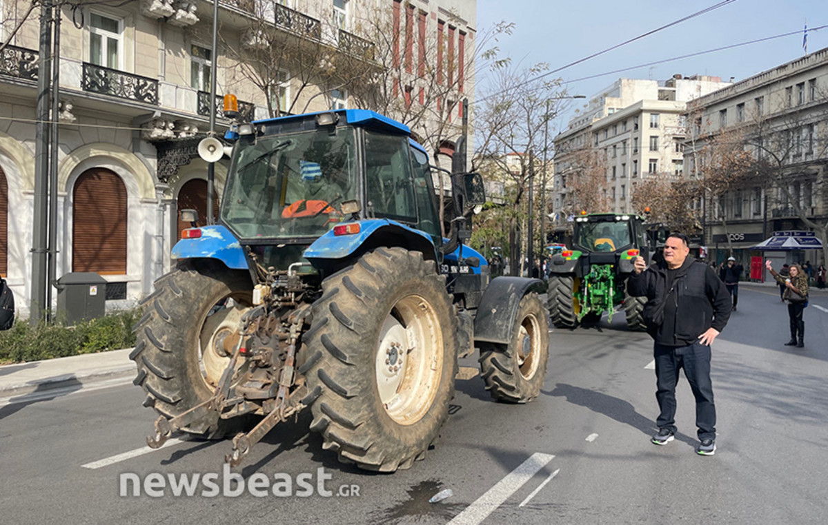 Έφυγαν οι αγρότες από το Σύνταγμα, άνοιξαν δρόμοι στο κέντρο – Στα ...