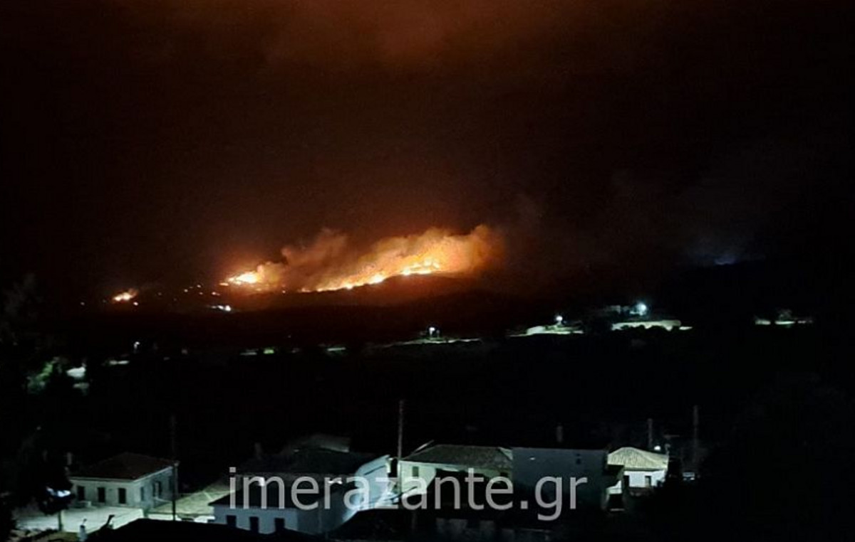 Ζακυνθος: Φωτιά στο χωριό Εξωχώρα καίει χαμηλή βλάστηση - Newsbeast