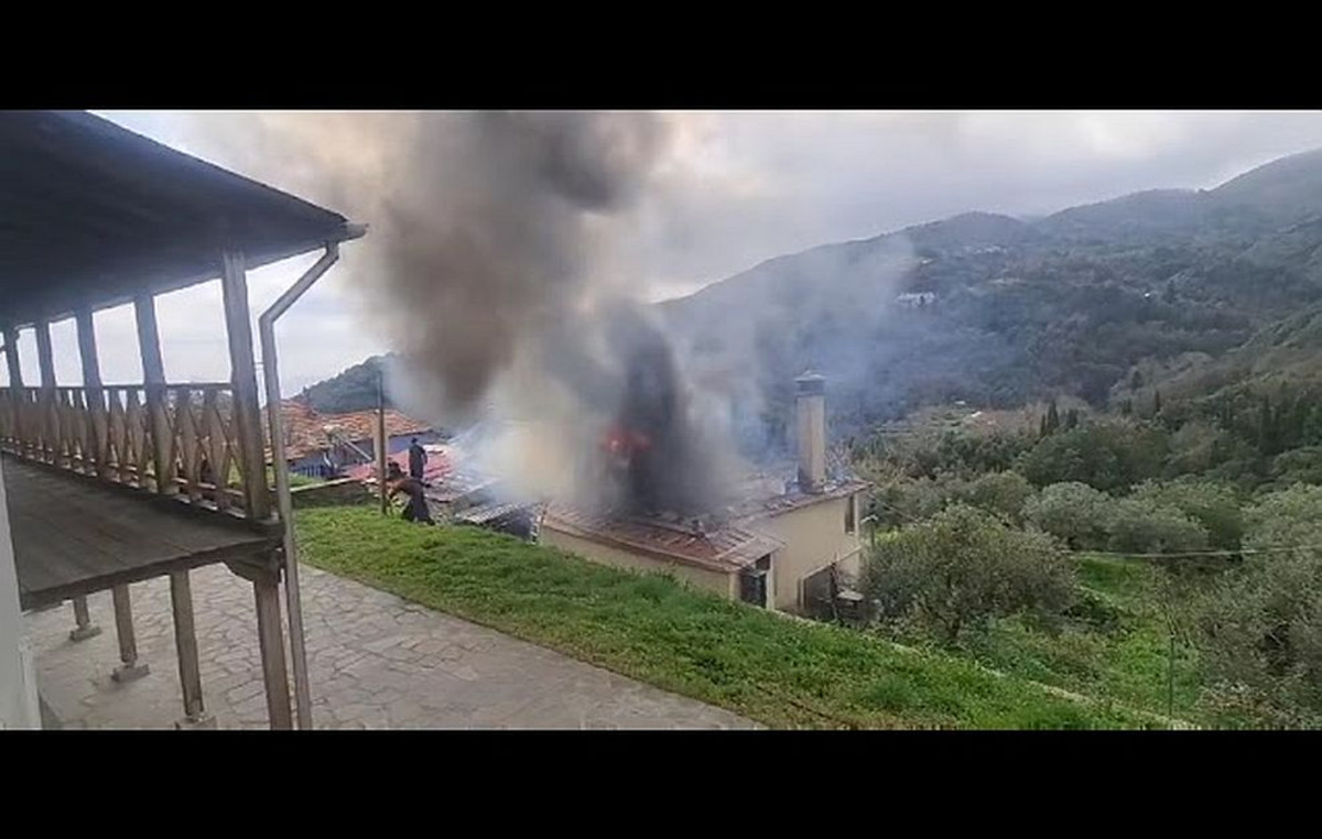 Φωτιά τώρα στο Άγιο Όρος – Στις φλόγες το Καλύβι της Ζωοδόχου Πηγής ...
