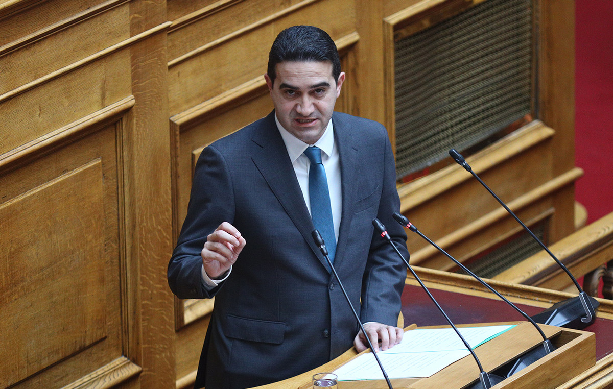 Μ. Κατρίνης: Οι λέξεις είναι κυνισμός και υποκρισία και το πρόσωπο ...
