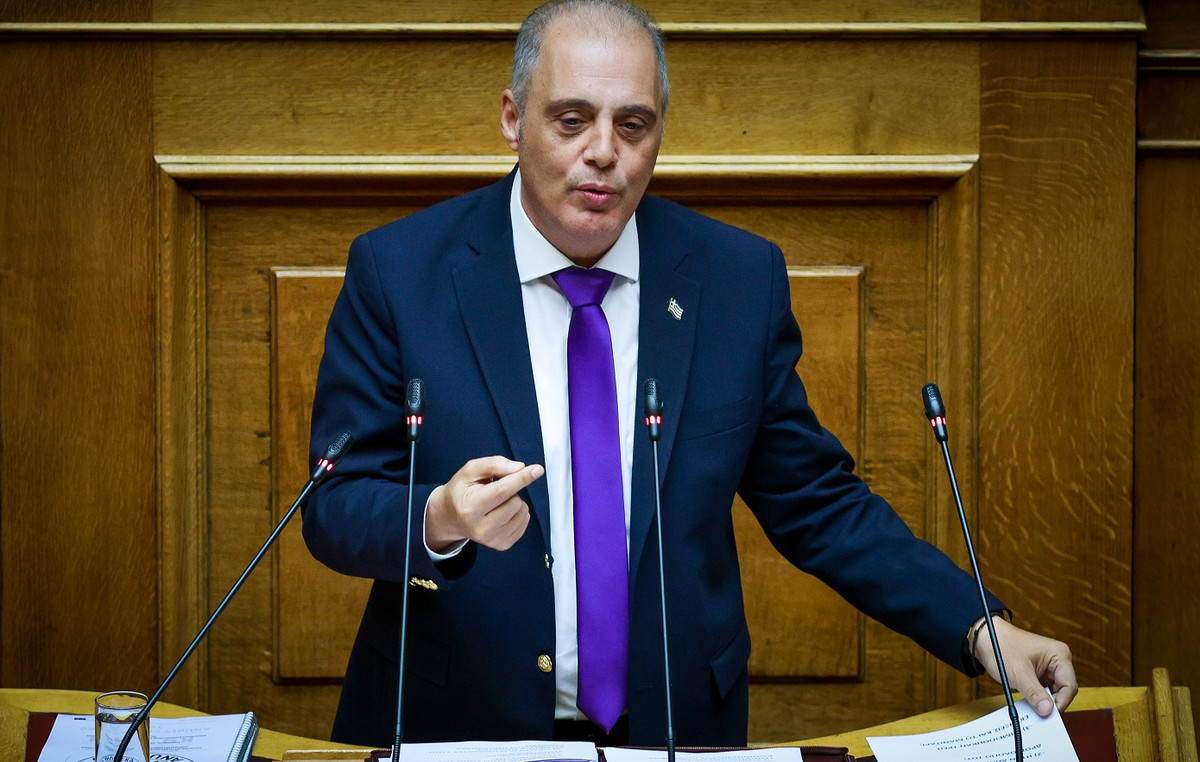 Νέα Δημοκρατία: Έδωσε λίστα με «fake news Βελόπουλου» για τα Τέμπη ...