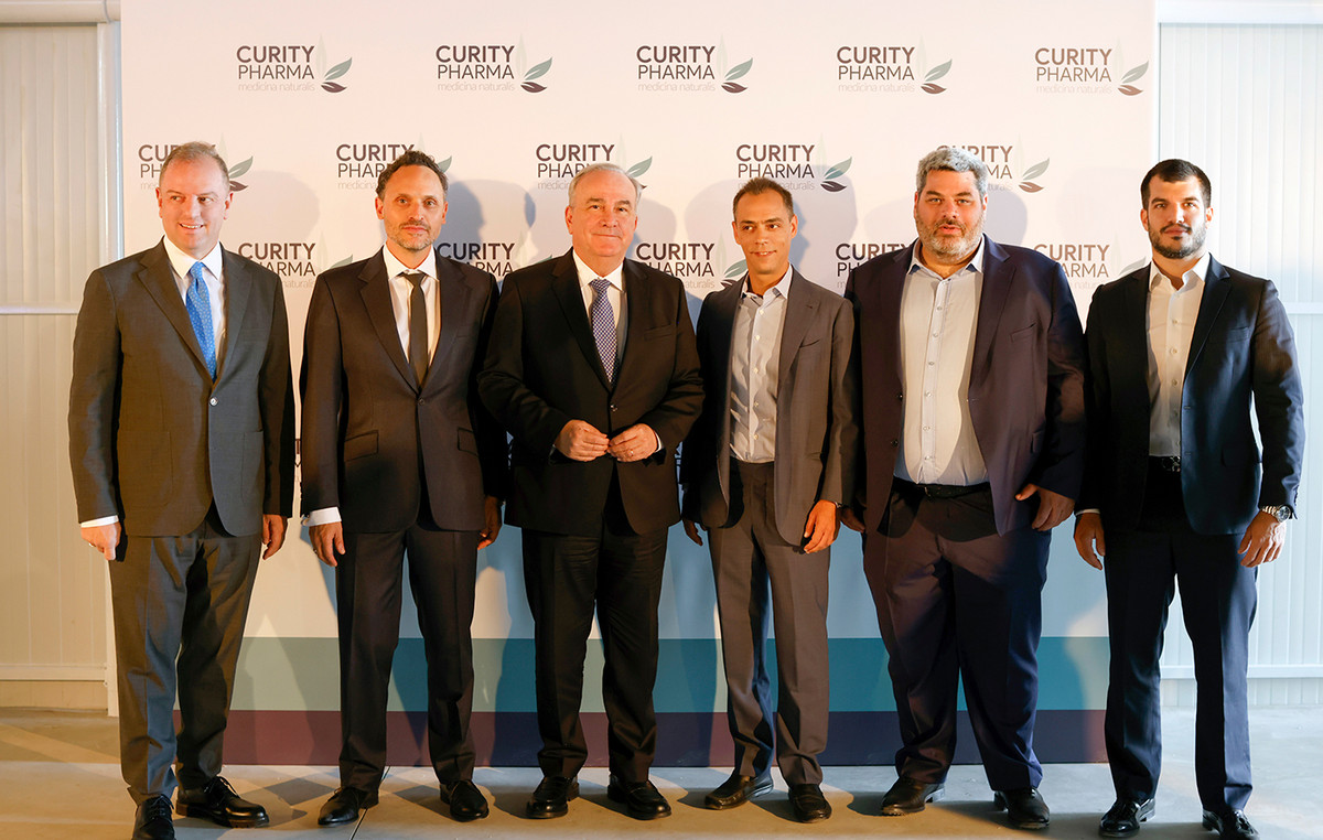 H Curity Pharma παρουσίασε την 1η υβριδική θερμοκηπιακή μονάδα για την καλλιέργεια φαρμακευτικής ...