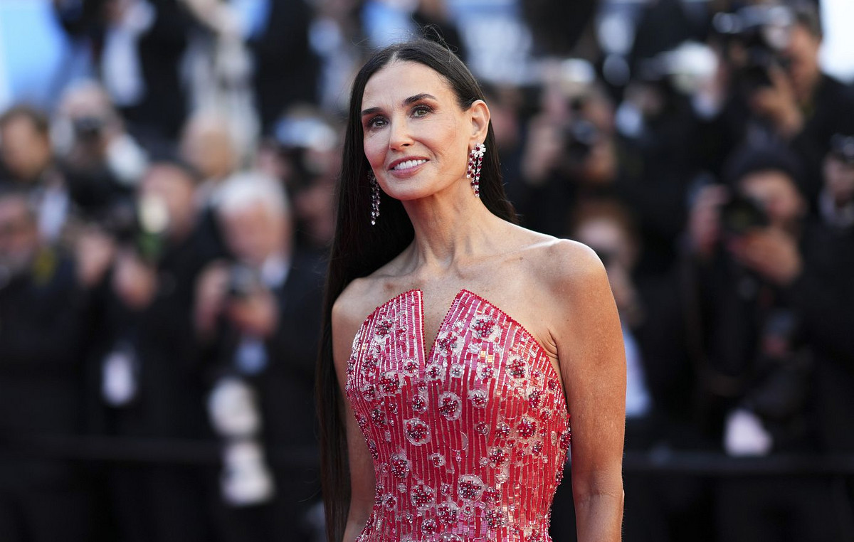 H Demi Moore στα 61 της χρόνια στις Κάννες: Αν η ageless ομορφιά είχε ...