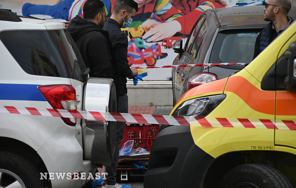 Νεκρή 40χρονη γυναίκα στη μέση του δρόμου στο Μενίδι – Καρφωμένο στην ...