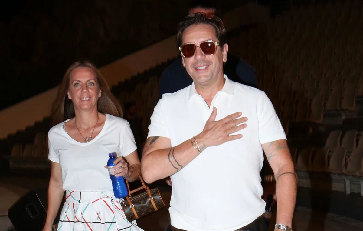 Η τελευταία δημόσια εμφάνιση του Γιώργου Μαζωνάκη με την αδελφή του ...