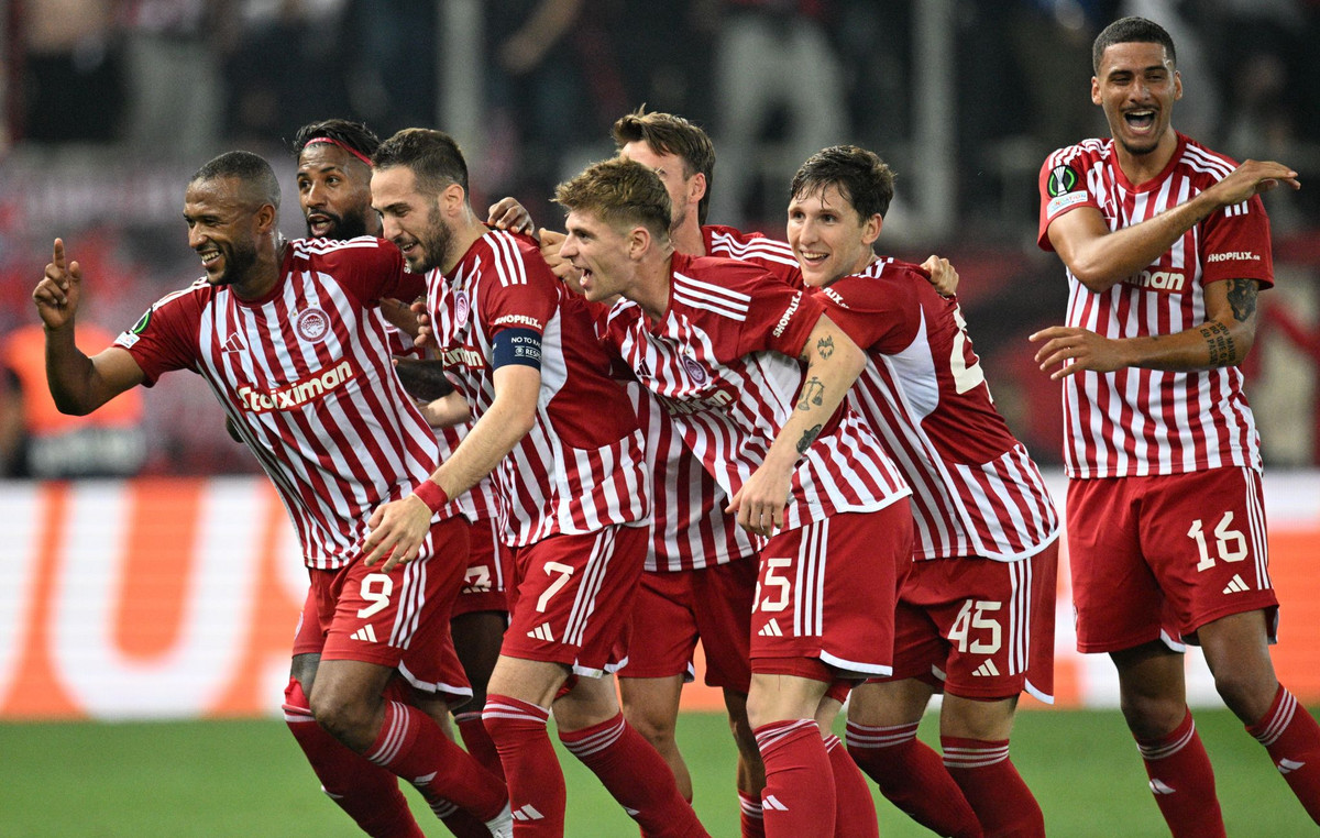 Ολυμπιακός – ΑΕΚ 2-0: Τη νίκησε και την γκρέμισε από την κορυφή - Newsbeast