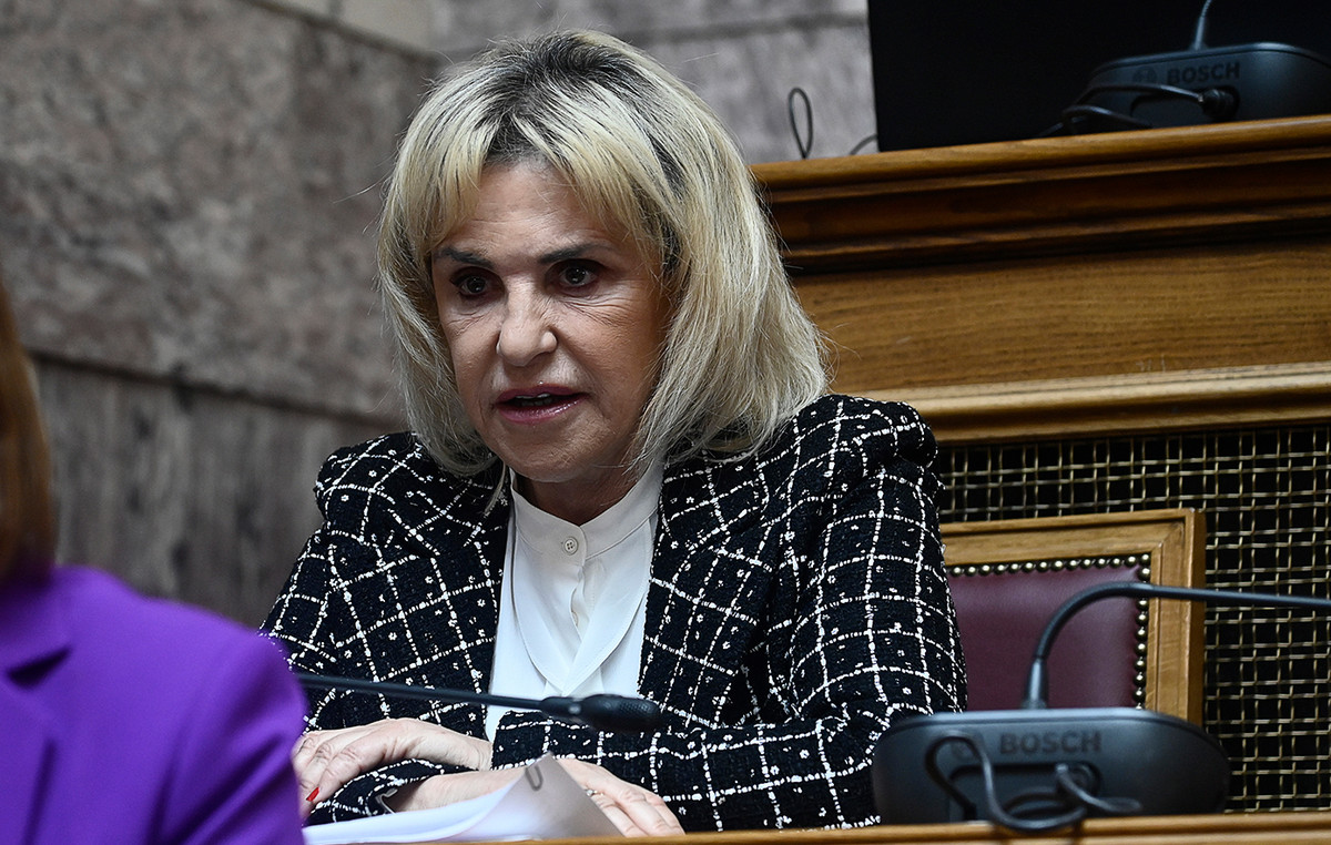 Τι απαντά η Ιουλία Τσέτη στον Δ. Παπαλεξόπουλο για τον τρόπο διεξαγωγής ...