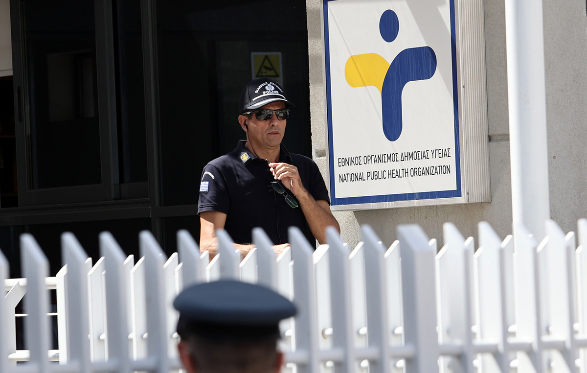 Μαγνησία: Κλιμάκιο του ΕΟΔΥ ελέγχει τη δεξαμενή όπου εντοπίστηκε το ...
