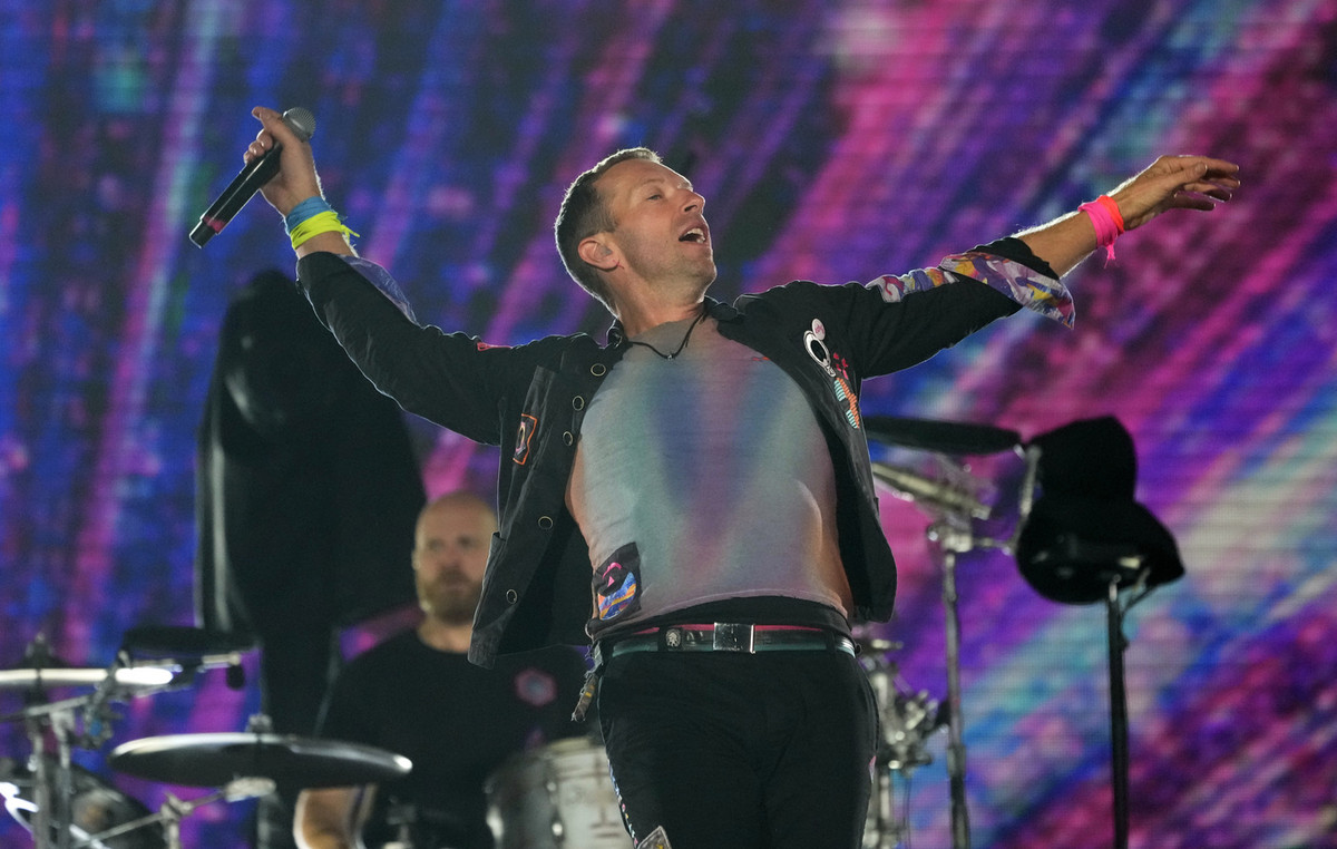 Οι Colplay ανέβασαν βίντεο στο TikTok με πλάνα από το βιντεοκλίπ που ...