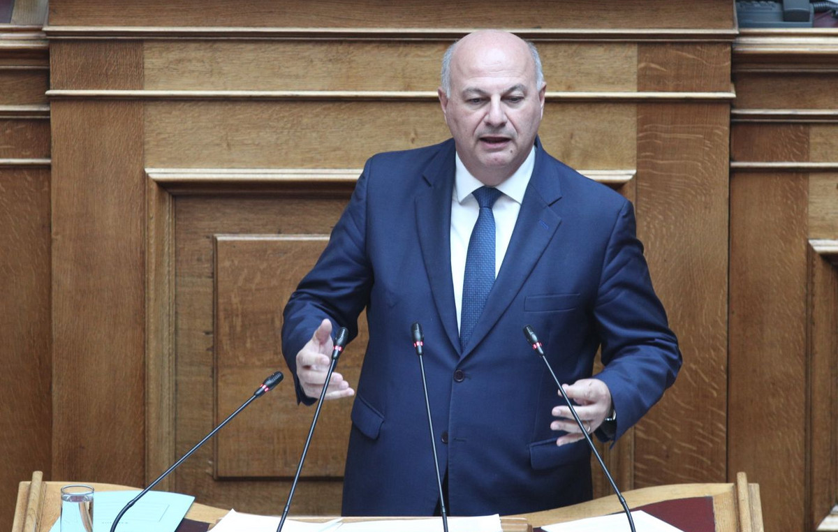 Κώστας Τσιάρας: Ποιος είναι ο νέος υπουργός Αγροτικής Ανάπτυξης και ...