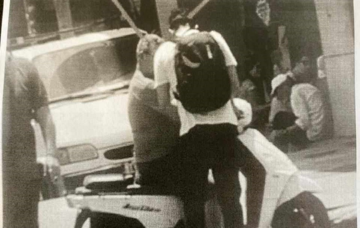 Φωτογραφίες-ντοκουμέντα από το κύκλωμα που εκβίαζε καταστηματάρχες στην ...