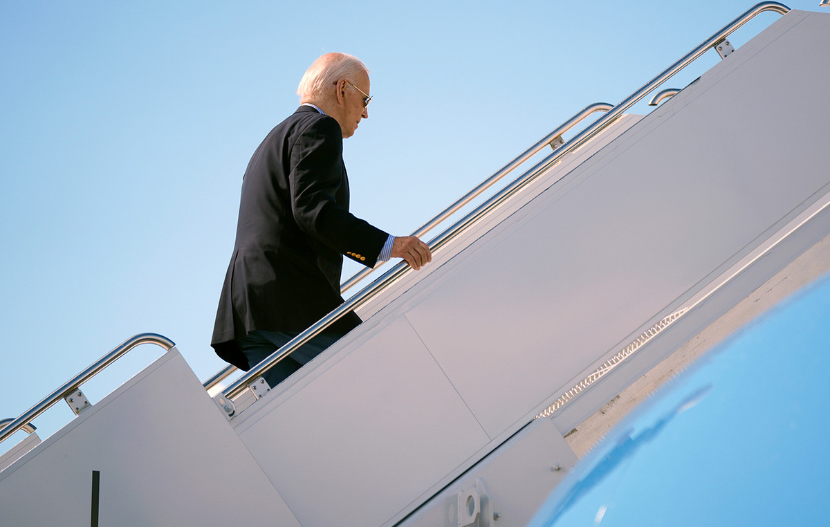 Biden still considering preemptive pardons for potential Trump targets ...