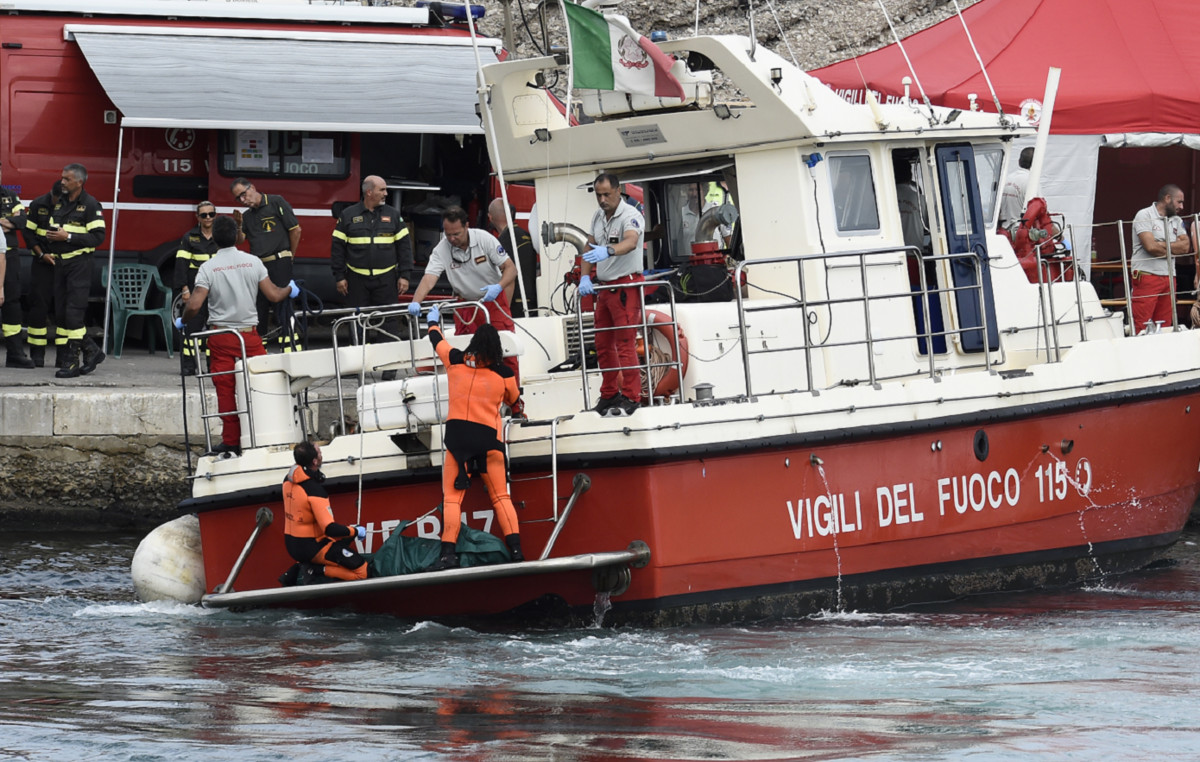 Bayesian's crew, which sank in Italy, did not know that 117km/h winds ...