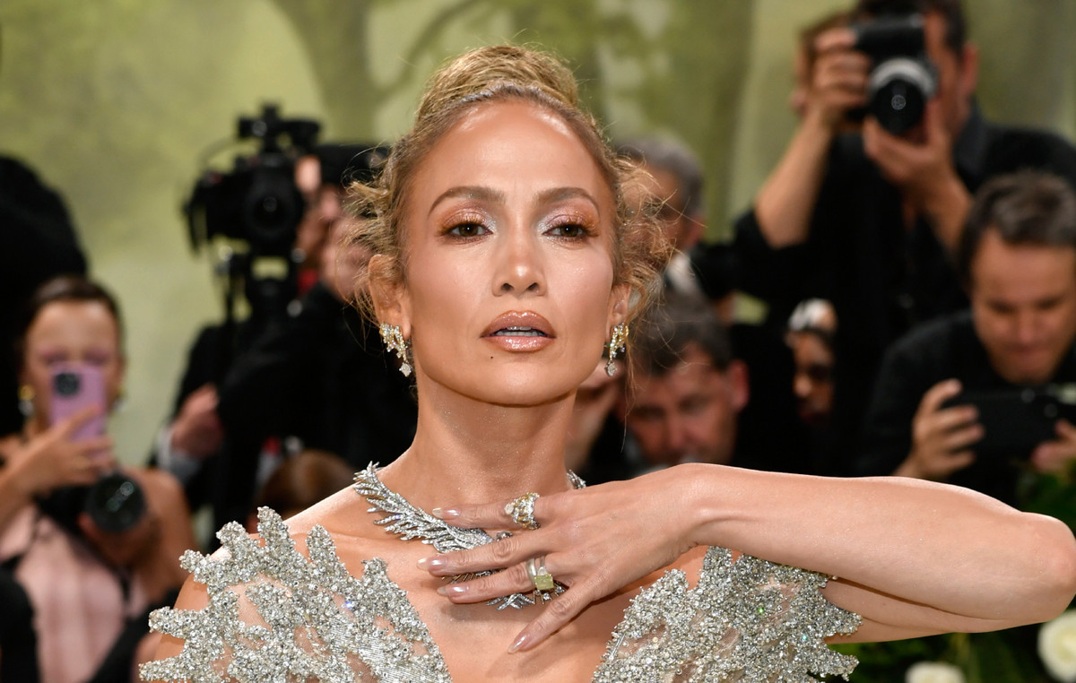Η Jennifer Lopez επιστρέφει στα social media μετά την κατάθεση ...