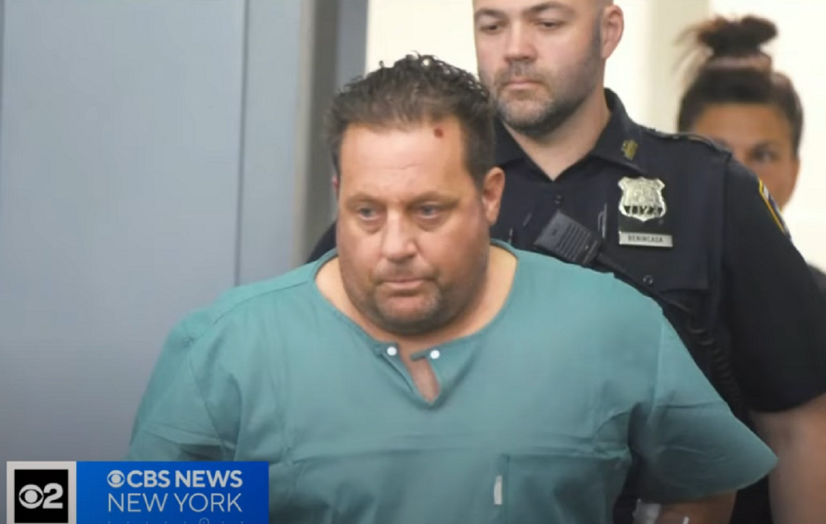 Απήγαγε την κόρη του για να σκοτώσει ανενόχλητος τη μητέρα και τον νέο ...