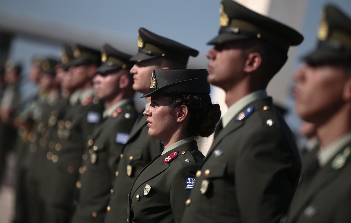 Ξεκινά η υποβολή αιτήσεων για τις στρατιωτικές σχολές: Όλες οι ...