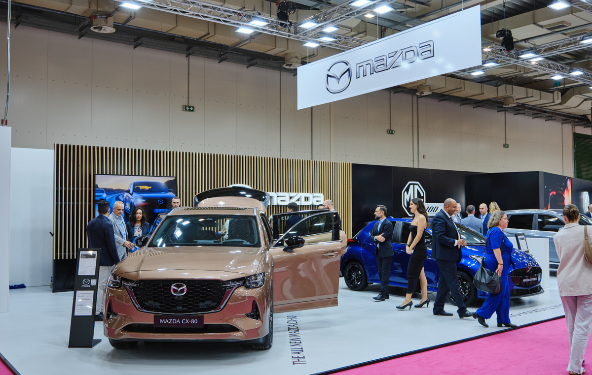 Η πολυτέλεια και το ξεχωριστό στυλ της Mazda ελκύουν όλους τους επισκέπτες της “Auto Athina 2024 ...