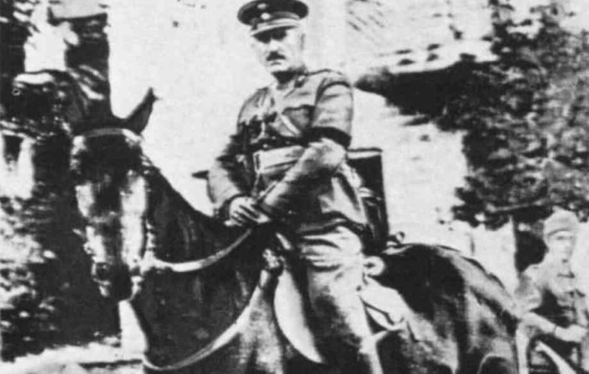 Κωνσταντίνος Δαβάκης: Ο θρυλικός συνταγματάρχης του Αλβανικού, που ...