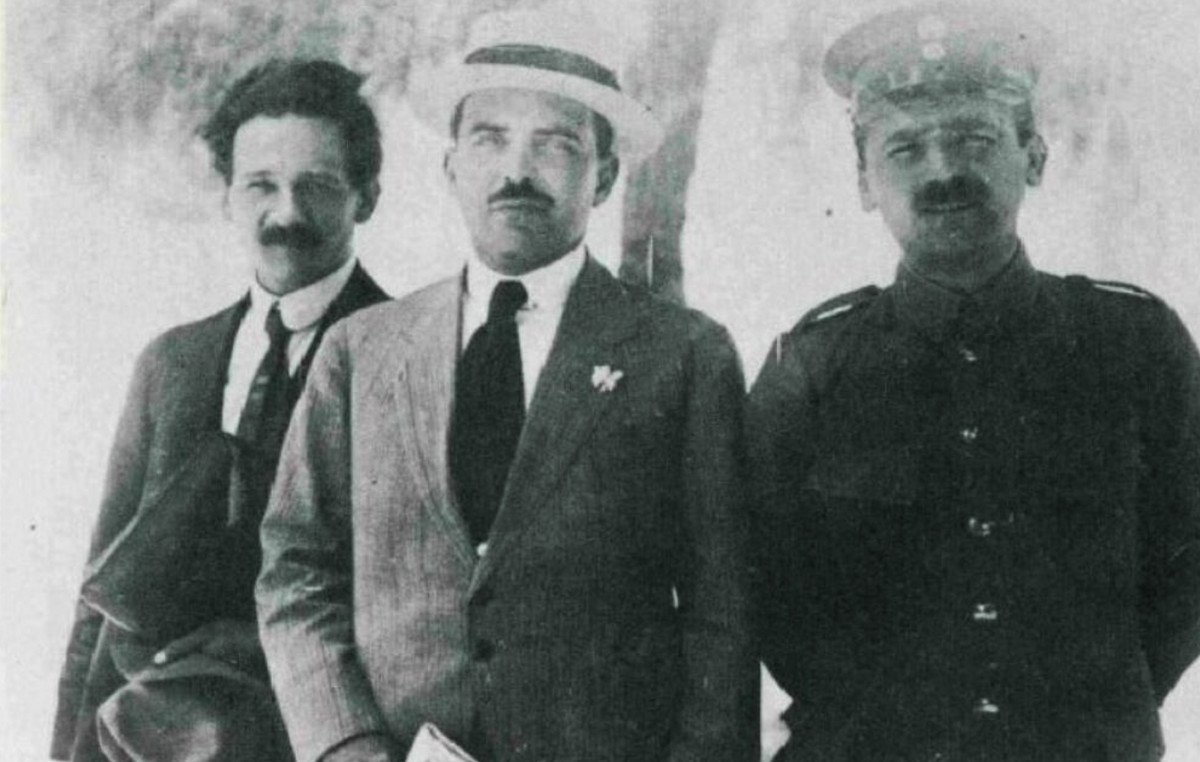 Σαν σήμερα 28 Νοεμβρίου: Οι «εθνικά επιβλαβείς» παιδαγωγοί που ...