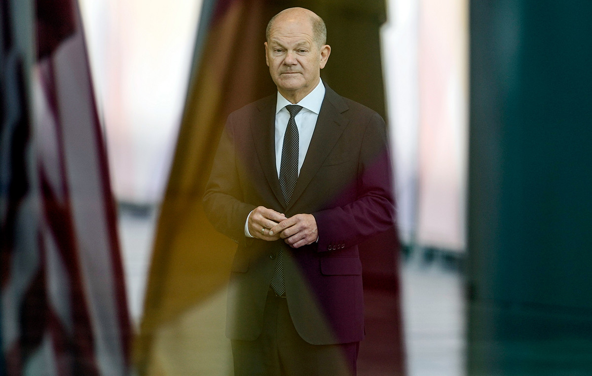 FAZ: Ο Σολτς ήθελε να χάσει την ψήφο εμπιστοσύνης, πράγμα που κατάφερε ...