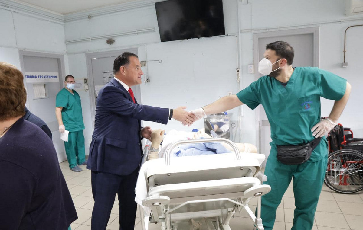 Στα Επείγοντα τεσσάρων νοσοκομείων της Αττικής ο Άδωνης Γεωργιάδης ...