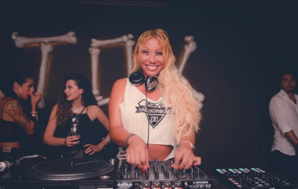 Ναρκοπάρτι στα Καλύβια: Ροζ κοκαΐνη, LSD και 44.600 ευρώ βρέθηκαν στη ...