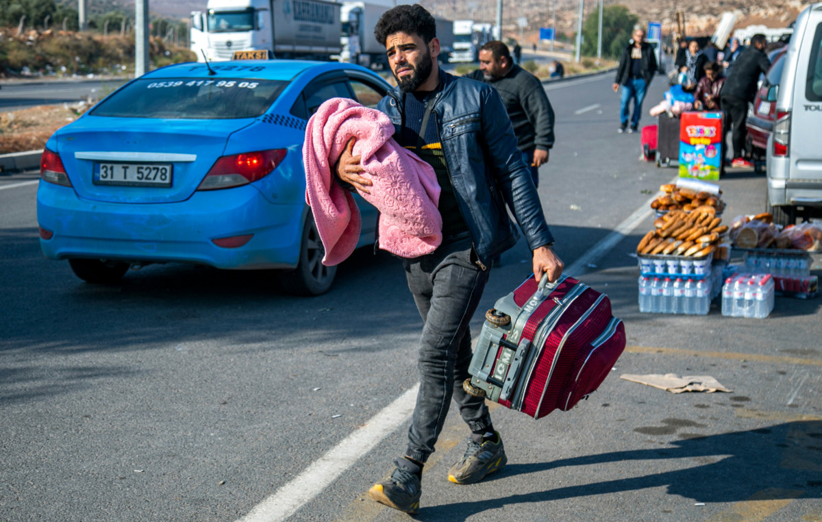 Greece freezes asylum for Syrians after the fall of Assad - World Stock ...