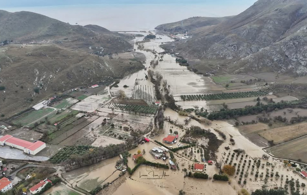 Eικόνες αποκάλυψης στη Λήμνο – Έπεσαν 141 τόνοι νερού, η θεομηνία της ...