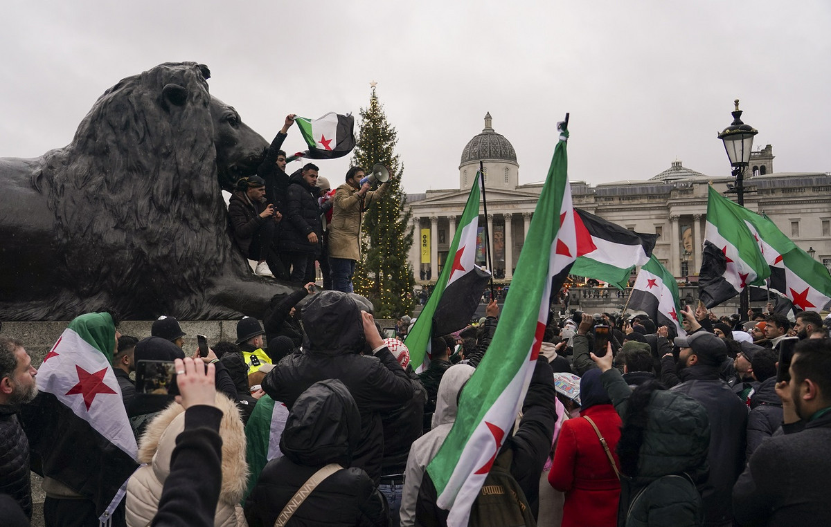 In London's Trafalgar Square, Syrian exiles celebrate the fall of Assad ...