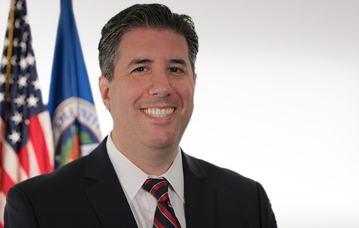 Μάικλ Ρήγας: Ο ομογενής που προτείνει ο Τραμπ για αναπληρωτή υπουργό ...