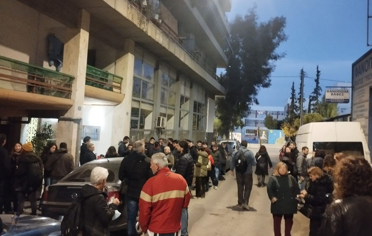 Διαμαρτυρία στα Σεπόλια για έξωση σε οικογένεια με παιδί ΑμεΑ – «Το ...