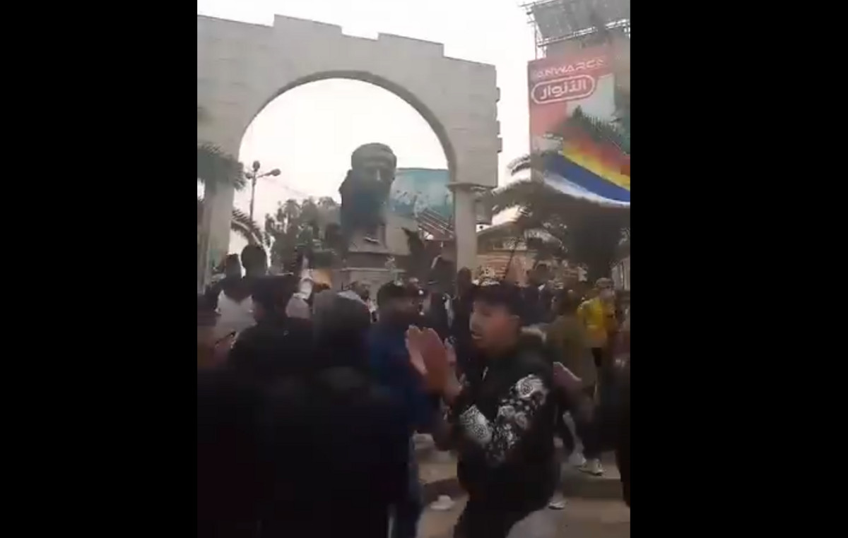 "Assad remains in Damascus and continues to exercise his duties ...